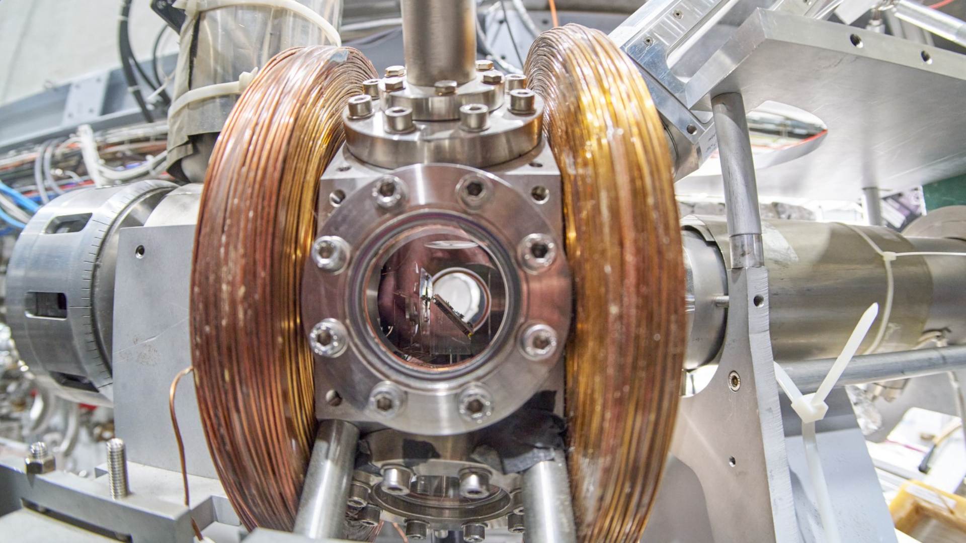 In photos: Experts demonstrate laser cooling of short-lived particles