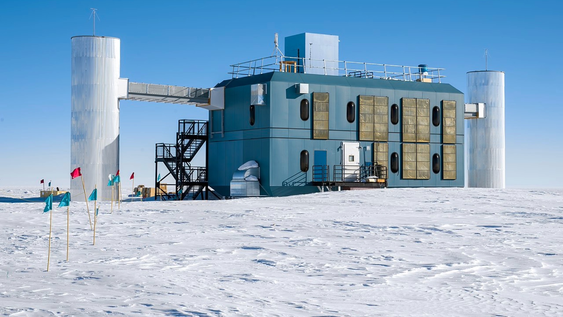 1000s of sensors to sniff out evidence of quantum gravity in Antarctica