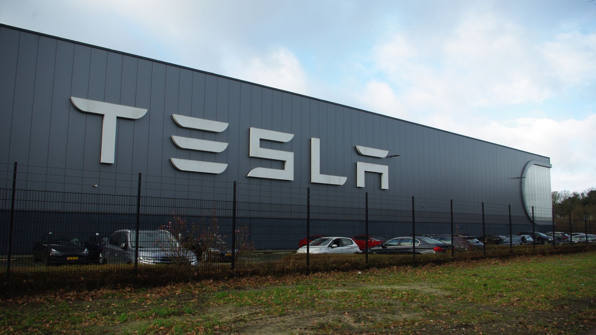 Tesla insider caught selling company's top tech - Interesting Engineering