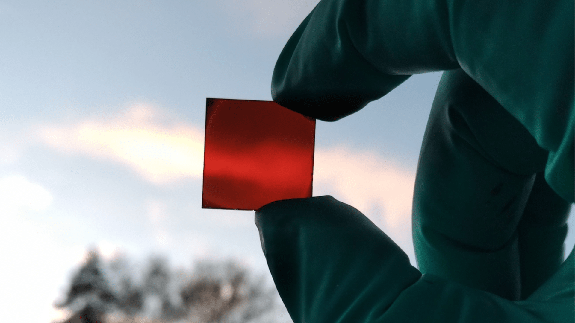 New two-faced solar panel tech offers more power and a 70% price cut ...