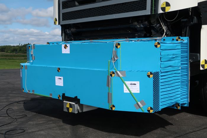 New truck design could save lives in car-truck crashes - Interesting ...