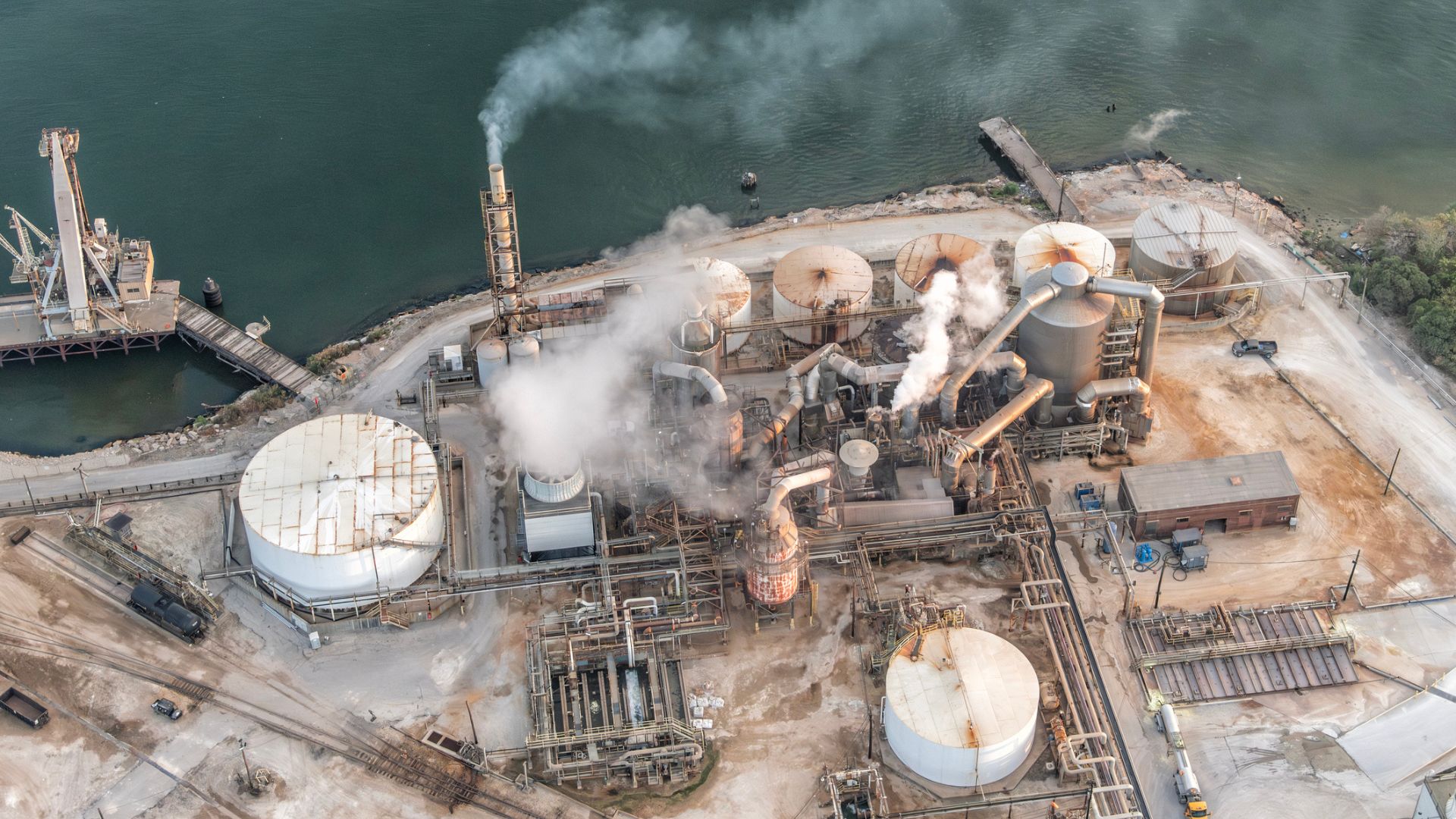 Carbon-neutral cement plant swaps pure oxygen for ambient air ...