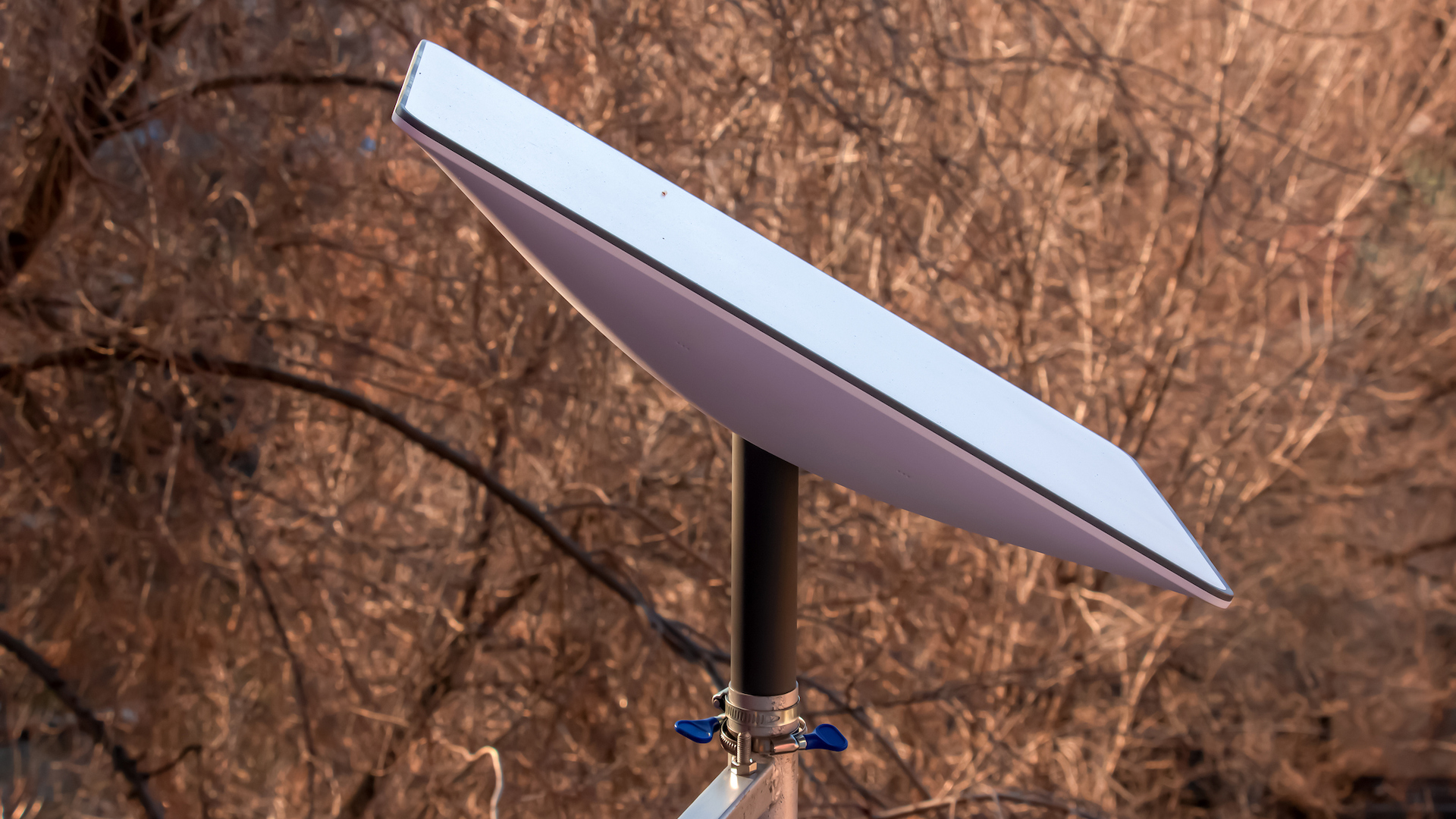 Pentagon and SpaceX work to prevent illegal Russian Starlink use in Ukraine