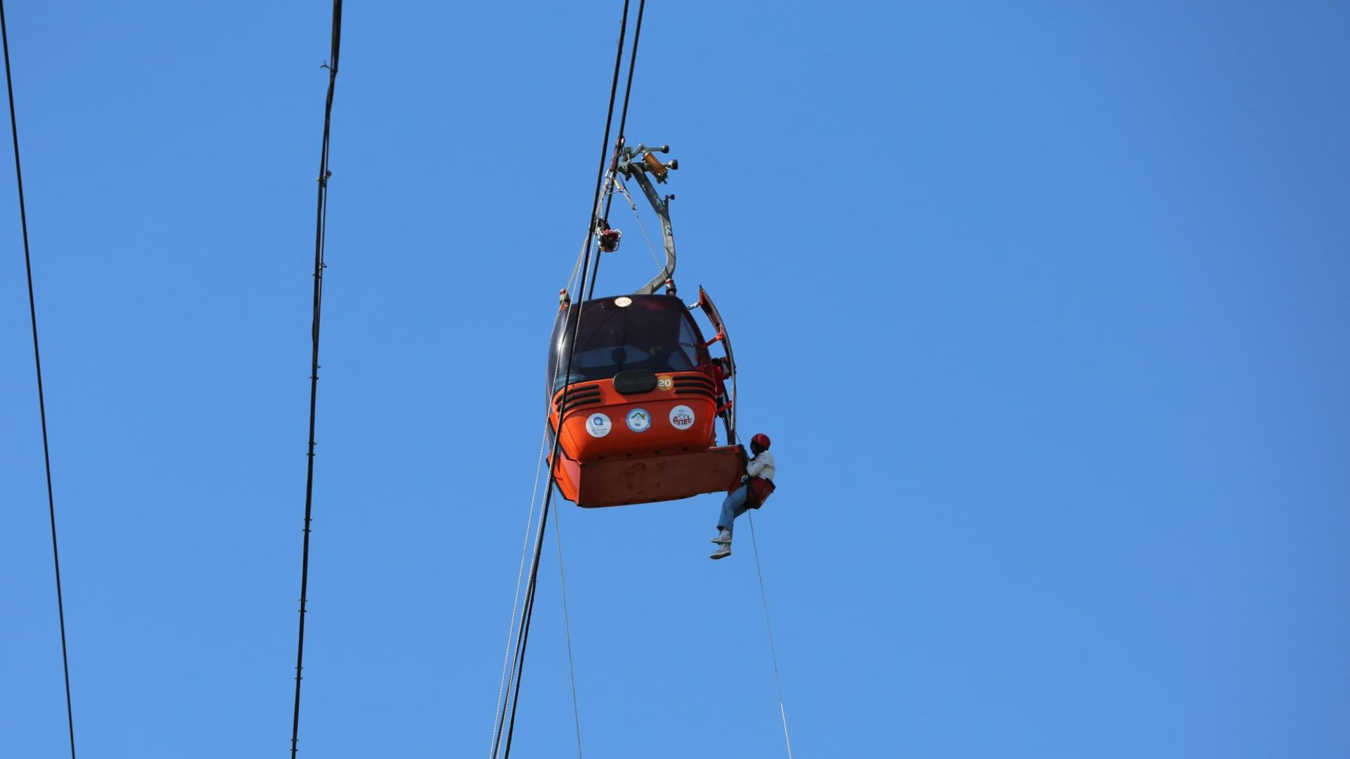 Turkey cable car collapse leaves one dead, 200 stranded - Interesting ...