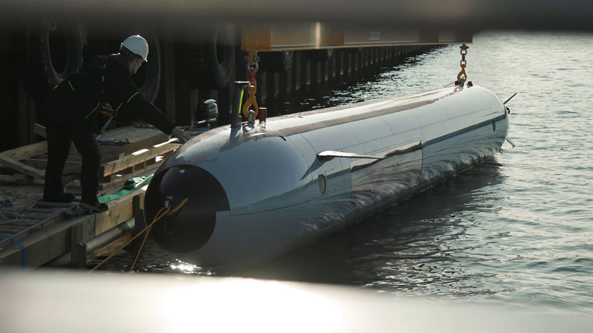 Electric underwater drone with 15-day range nails final test