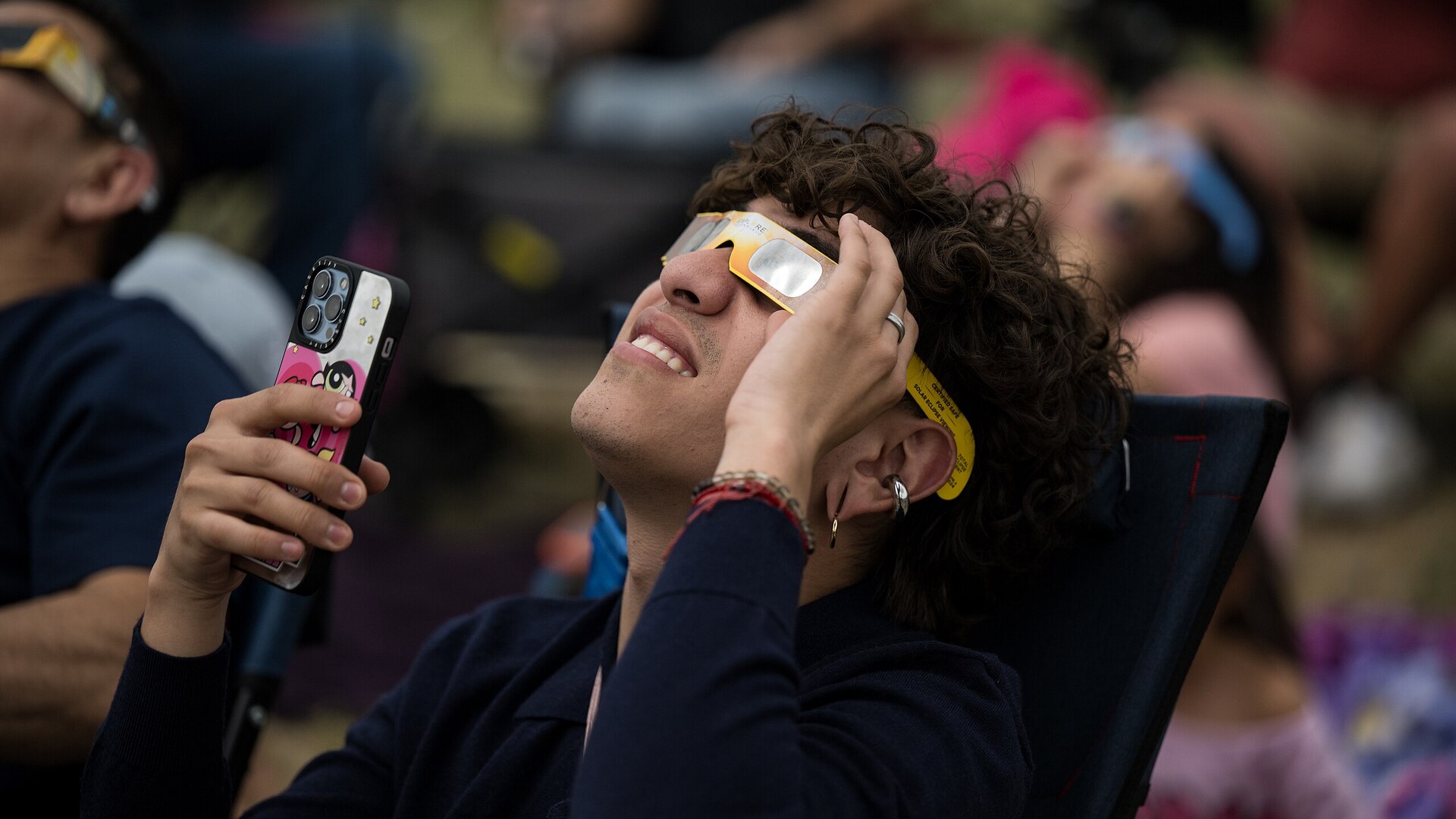 Why is a solar eclipse bad for the eyes?