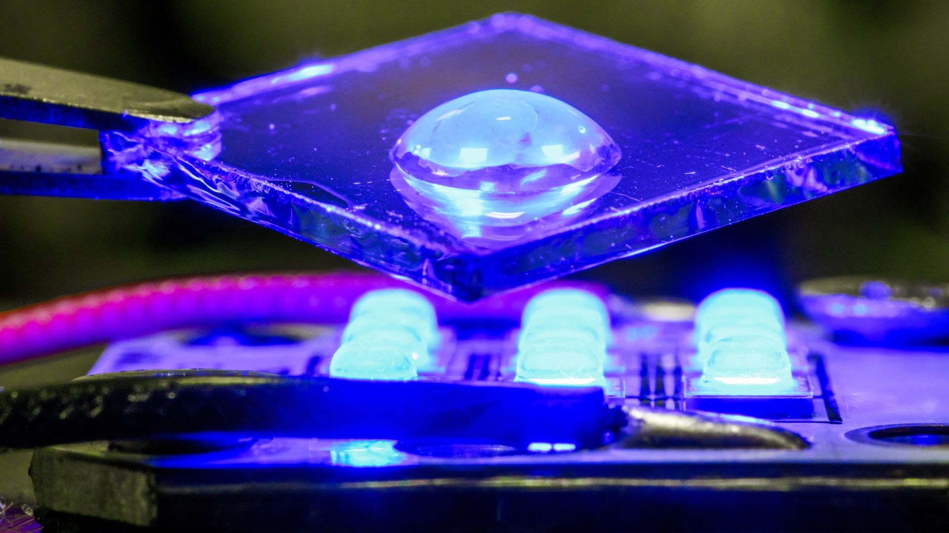 Researchers enhance organic semiconductors through air doping