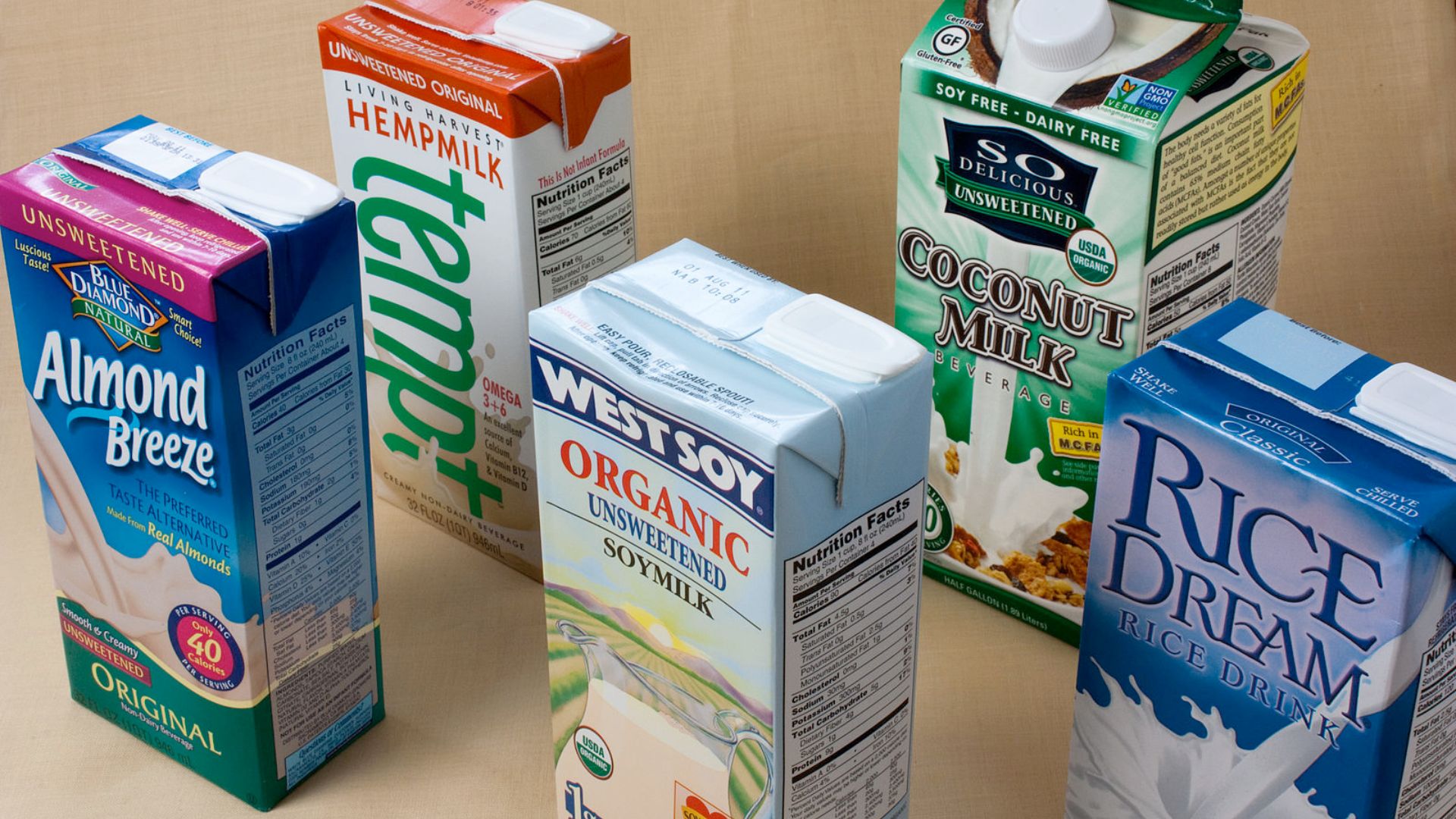 Cow's milk vs. plant-based milk: Which is better for you? - Interesting ...
