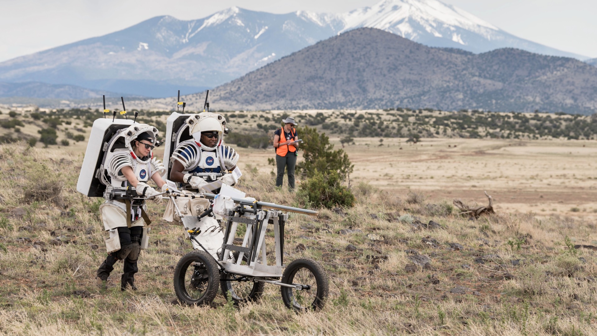 Photos: NASA simulates Artemis mission moonwalks in Arizona desert