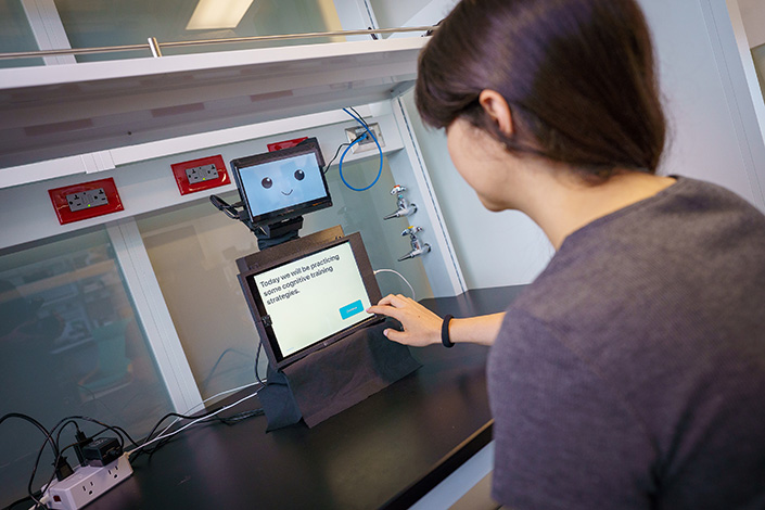 CARMEN: Researchers build tabletop robot to help fight memory loss