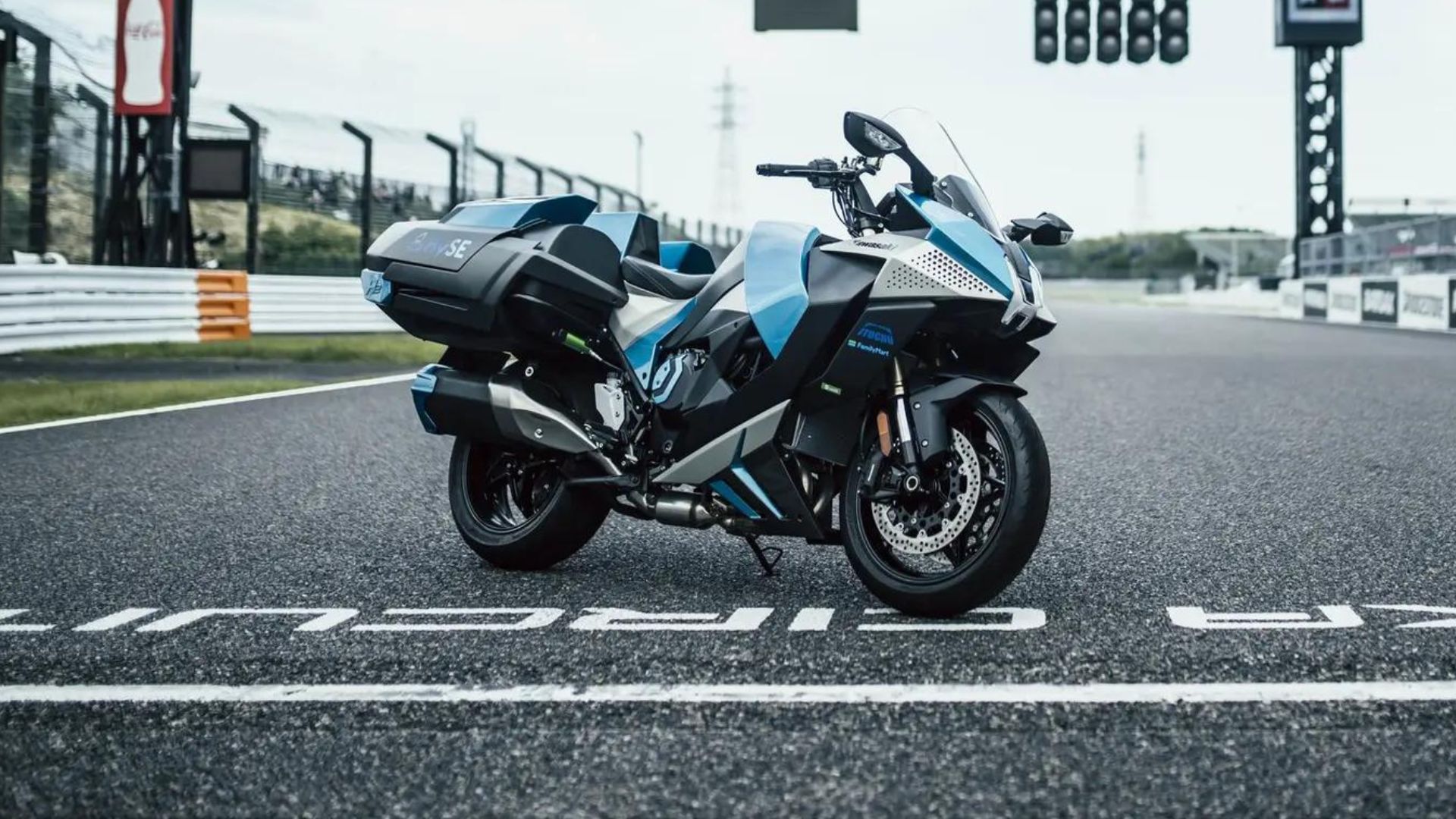 Photos: World's first hydrogen-powered motorcycle Ninja H2 HySE debuts