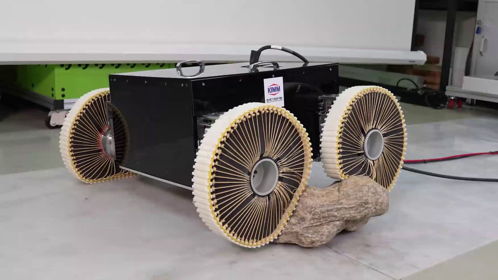 Shape-shifting wheel mimics water droplets to conquer tough terrain
