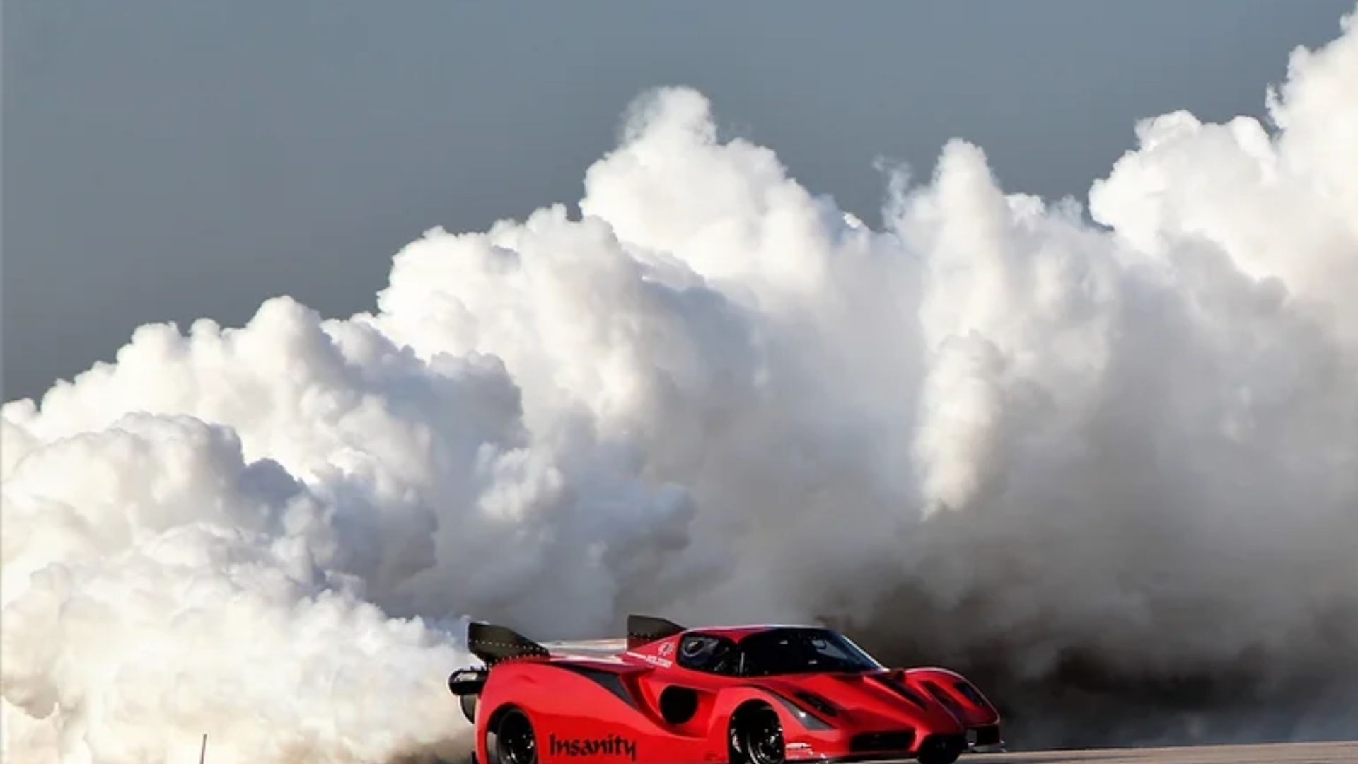 World’s first car packs 18,000+ hp with 2 Rolls-Royce jet engines