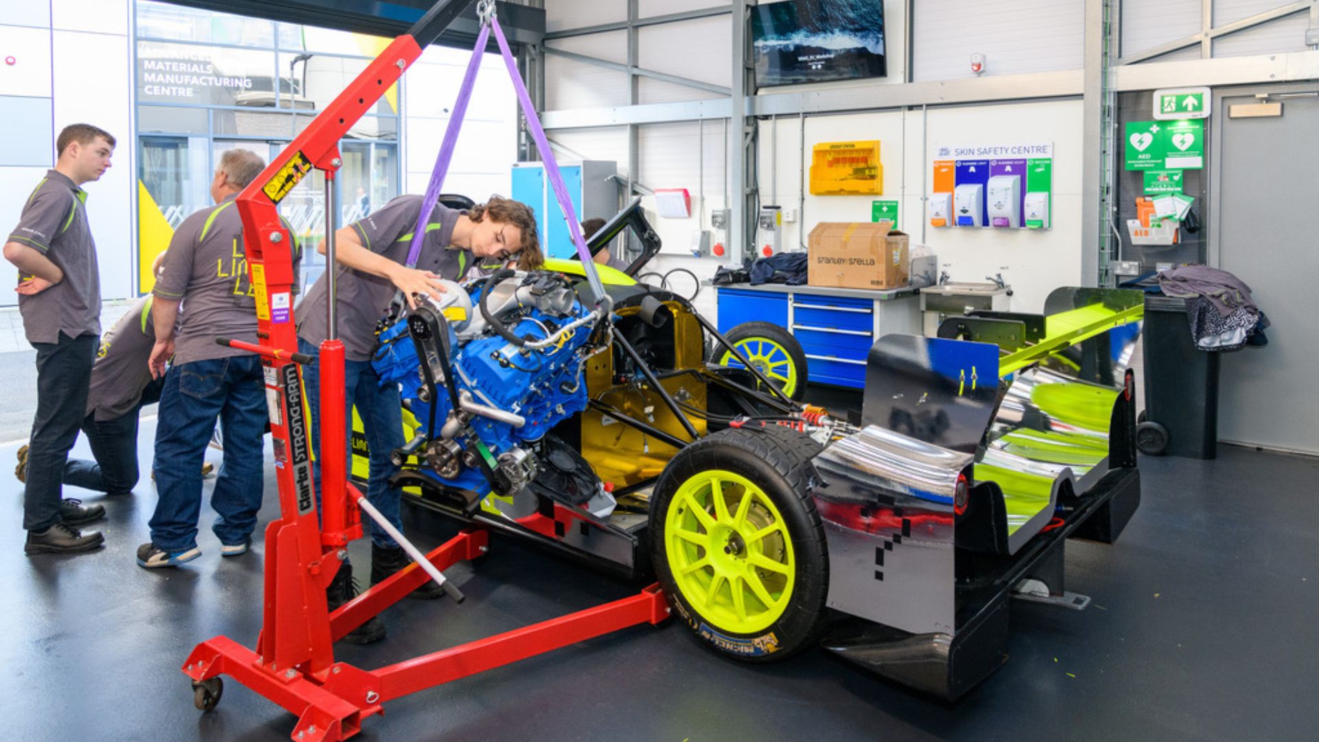 Students race sewage-powered hydrogen car to break speed records