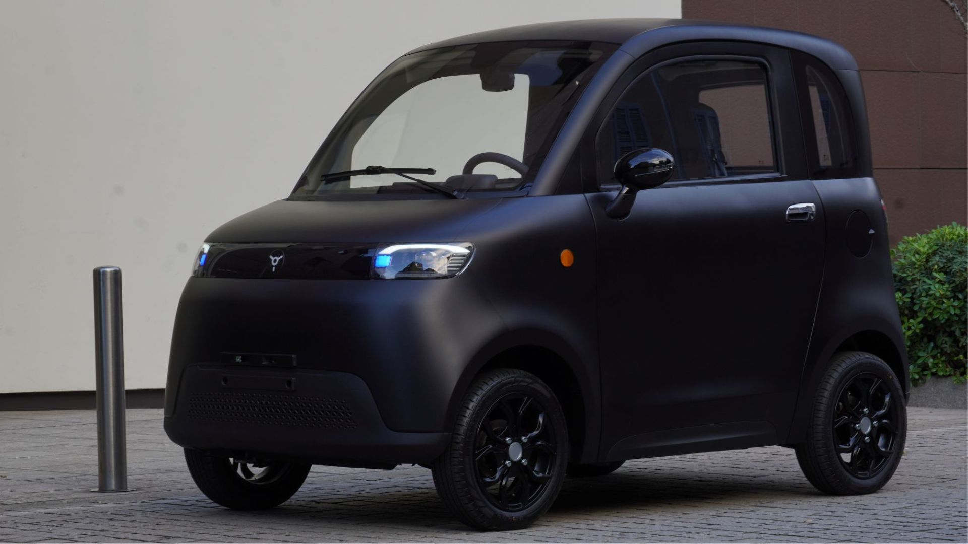 Photos: Desner reveals mini SUV with 75-mile-range, 28 mph top speed