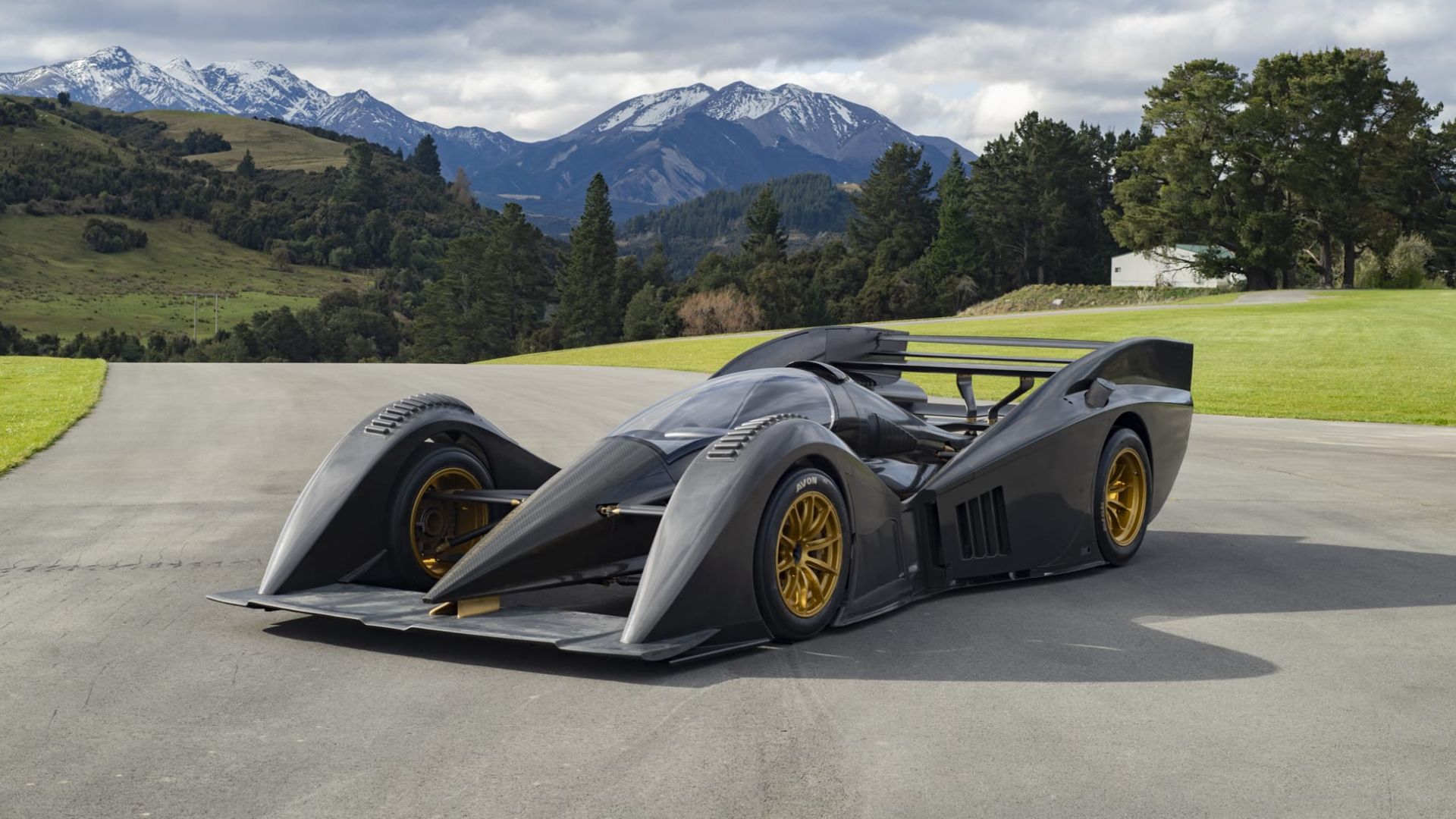 Rodin’s 1,500-hp hypercar beast roars with V10 engine, 220+ mph speed