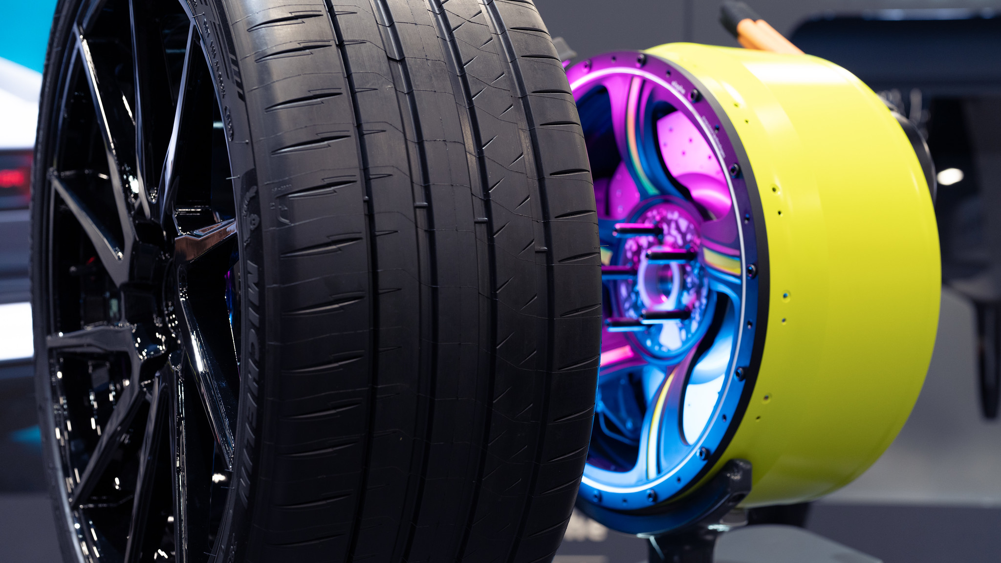 Quintessenza: 2,145 hp EV with in-wheel motors hits 62 mph in 2.5 secs