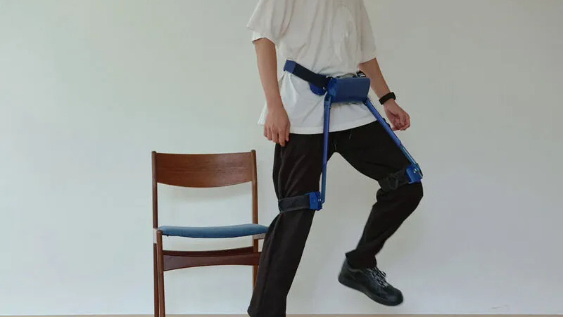 Light foldable robot assistant boosts walking, hiking, rehab for old