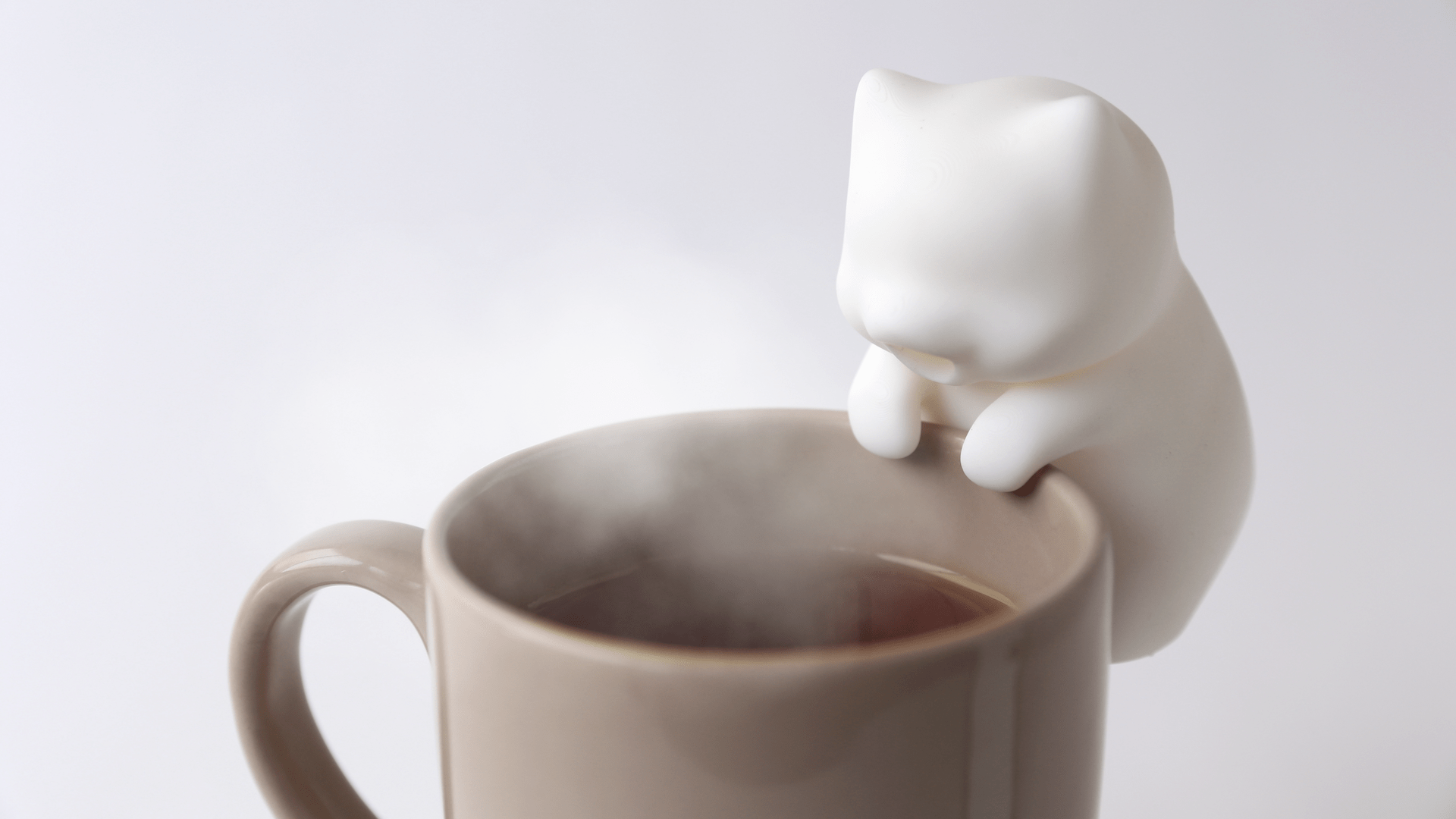 Tiny robot cat cools hot coffee to save your tongue from burns
