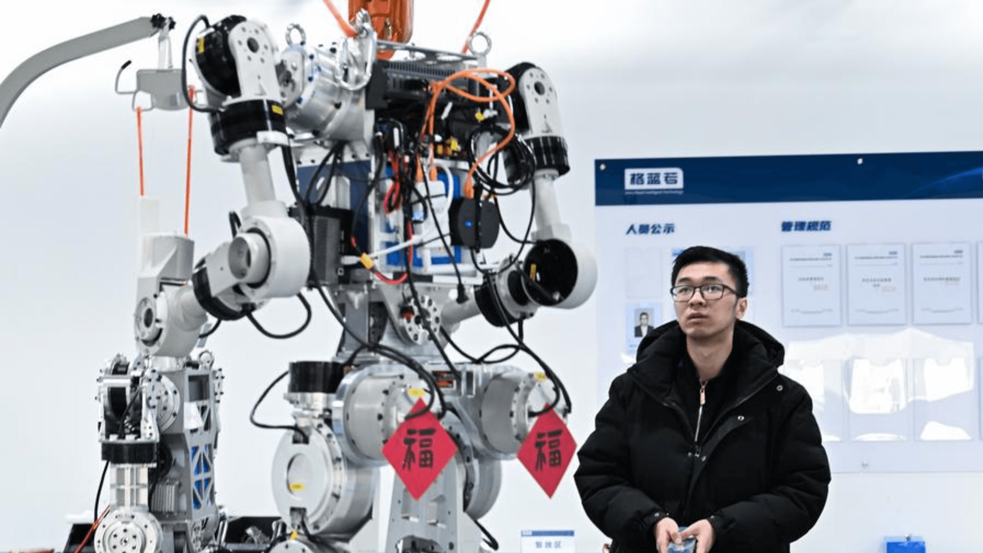 China’s humanoid robot lifts 132 pounds, raises the bar for peers