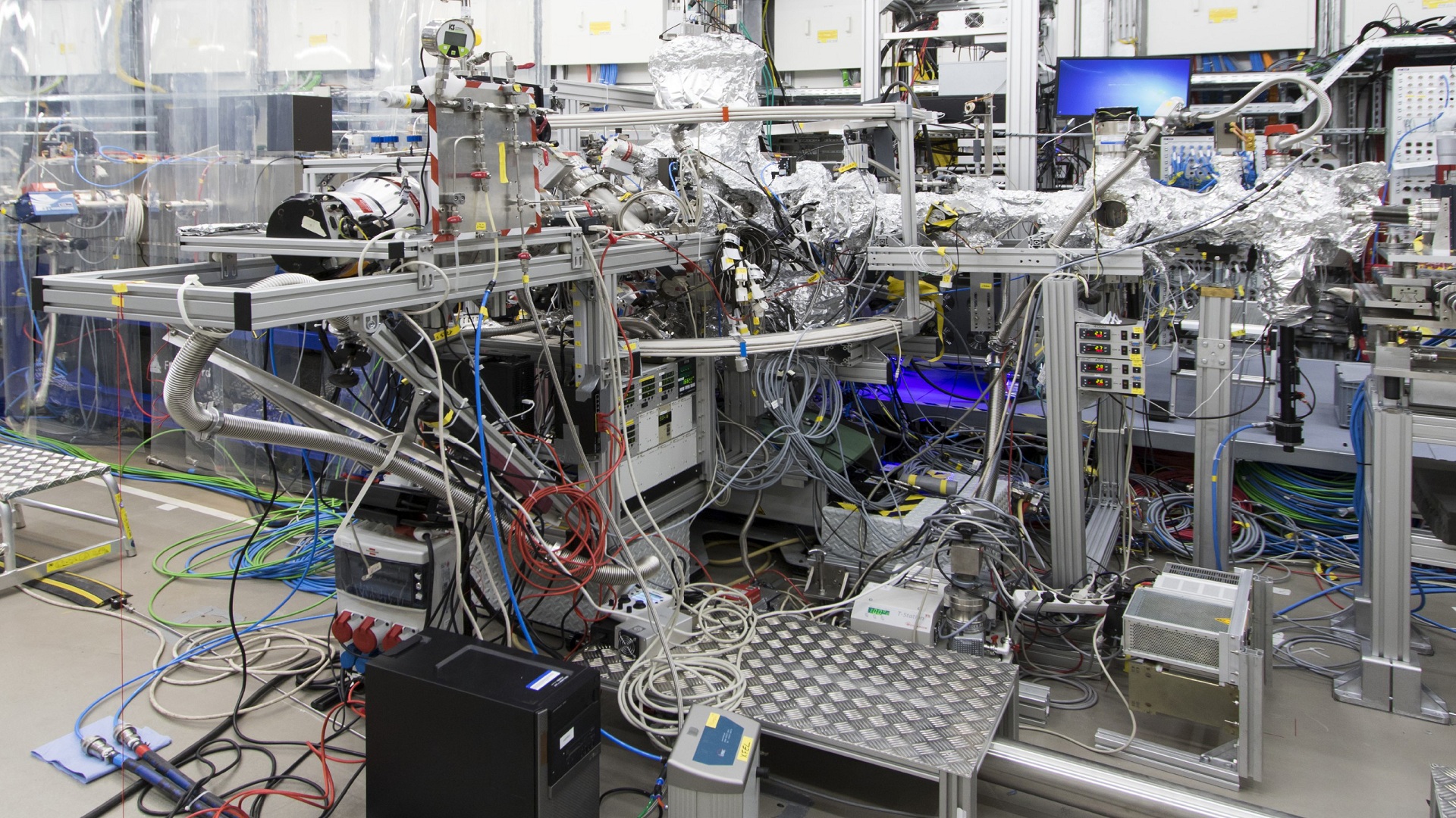 UV light’s secret influence on molecular reactions finally exposed