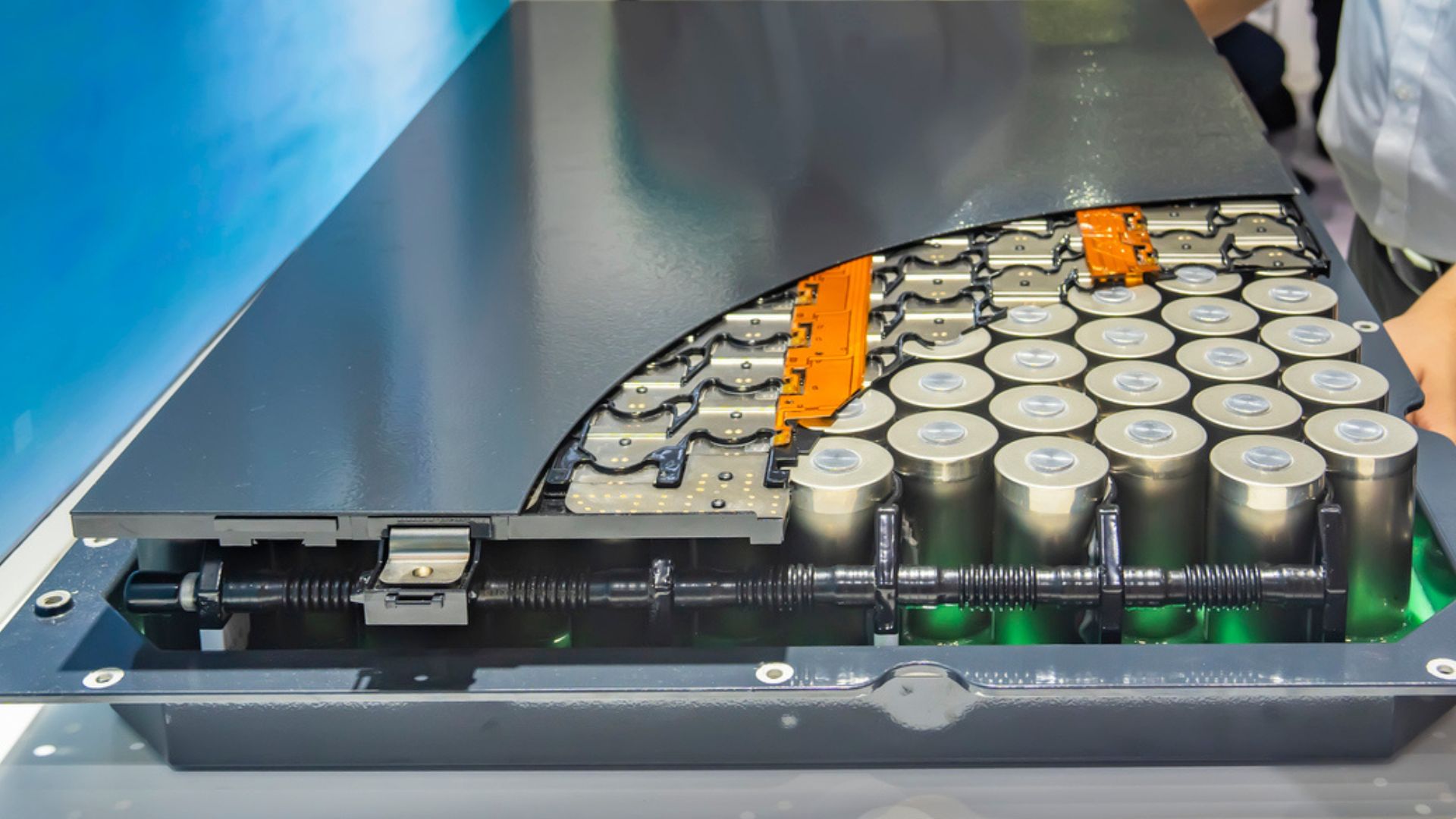 Next-gen lithium-sulfur EV battery achieves 380 Wh/kg energy density