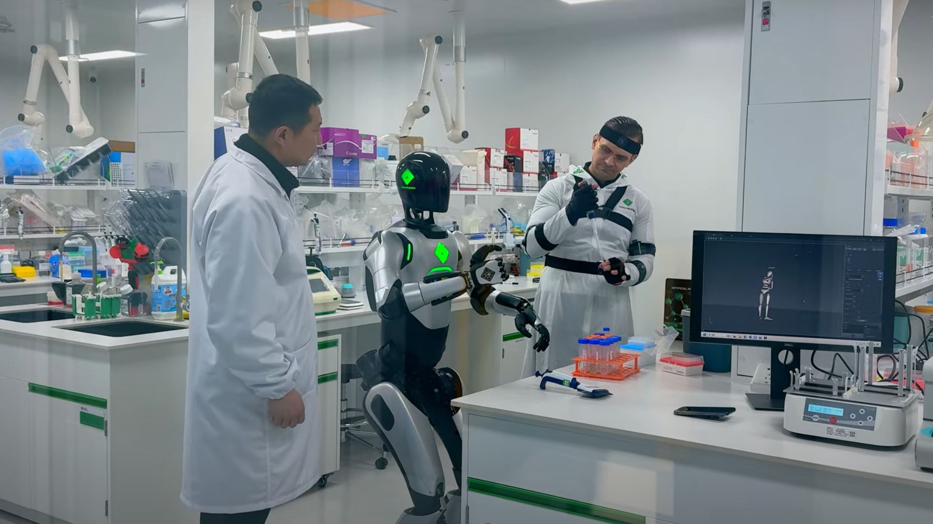 ‘Scientist’ humanoid robot deployed at US' AI drug discovery lab