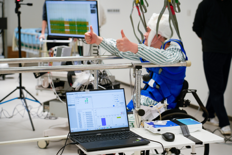 World-first: Paralyzed patients walk with China's brain-spinal chip