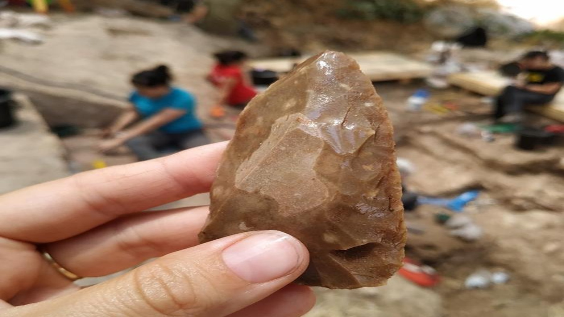 110,000-year-old human-Neanderthal grave shows shared rituals