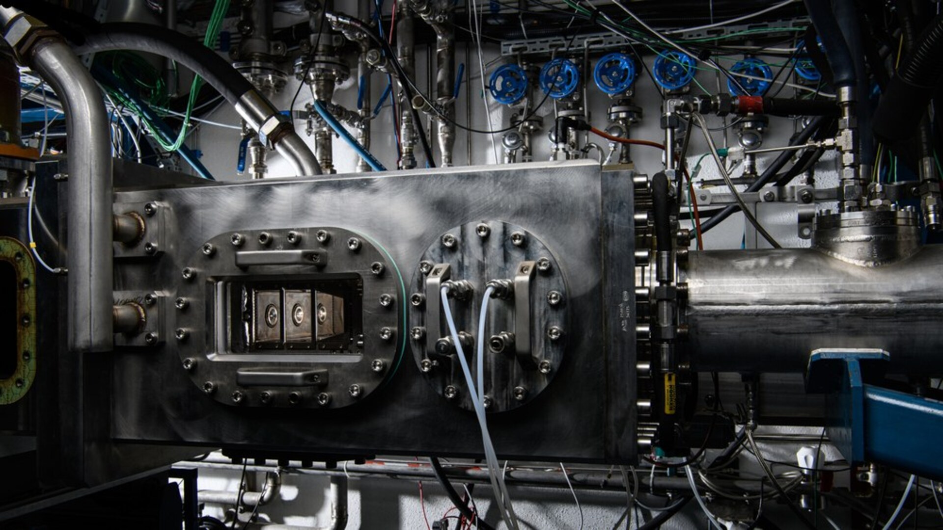 Rolls-Royce combats black emissions in jets with new combustion tech