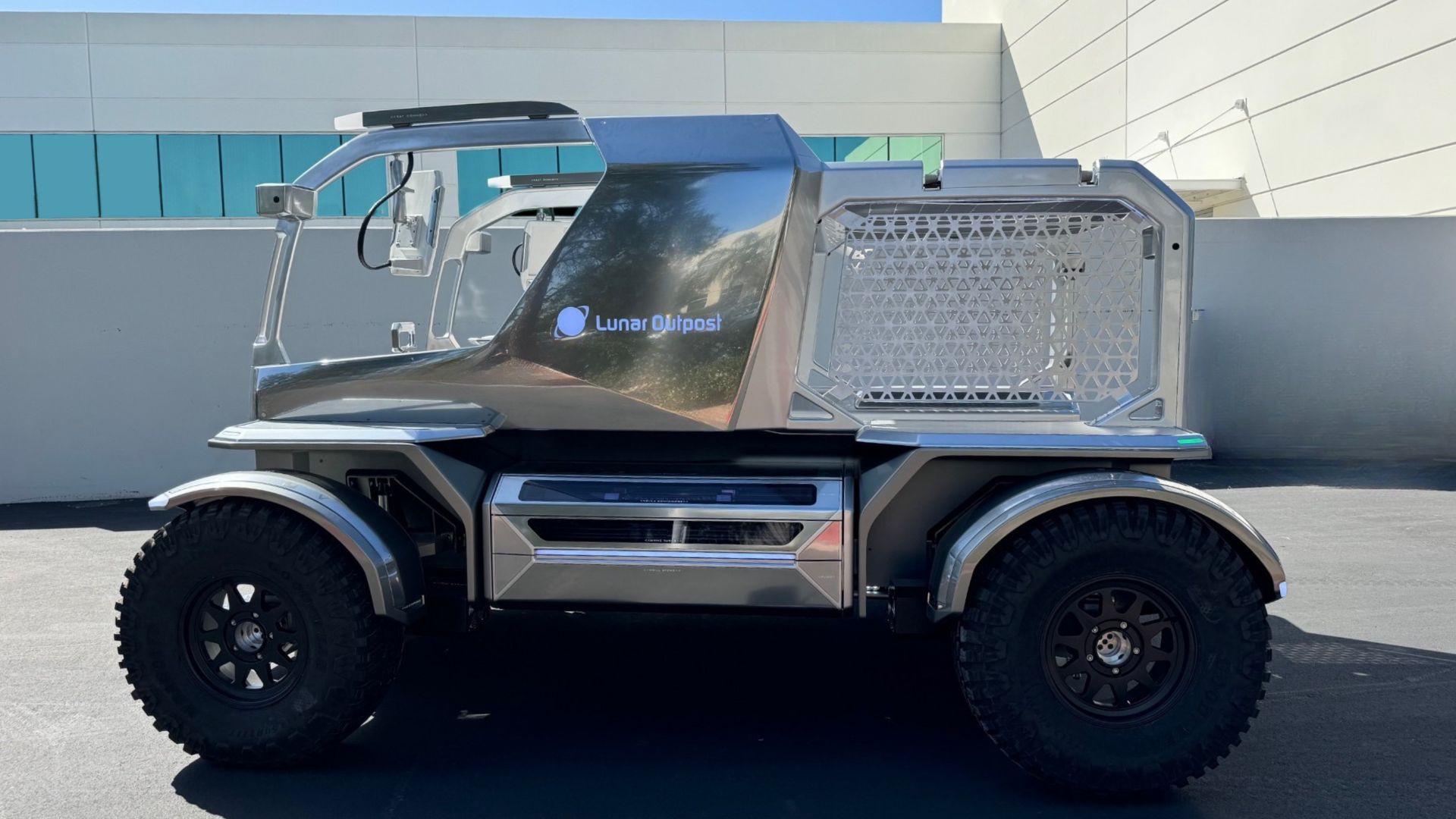 Lunar Outpost reveals Moon rover built to bear -280 Fahrenheit freeze