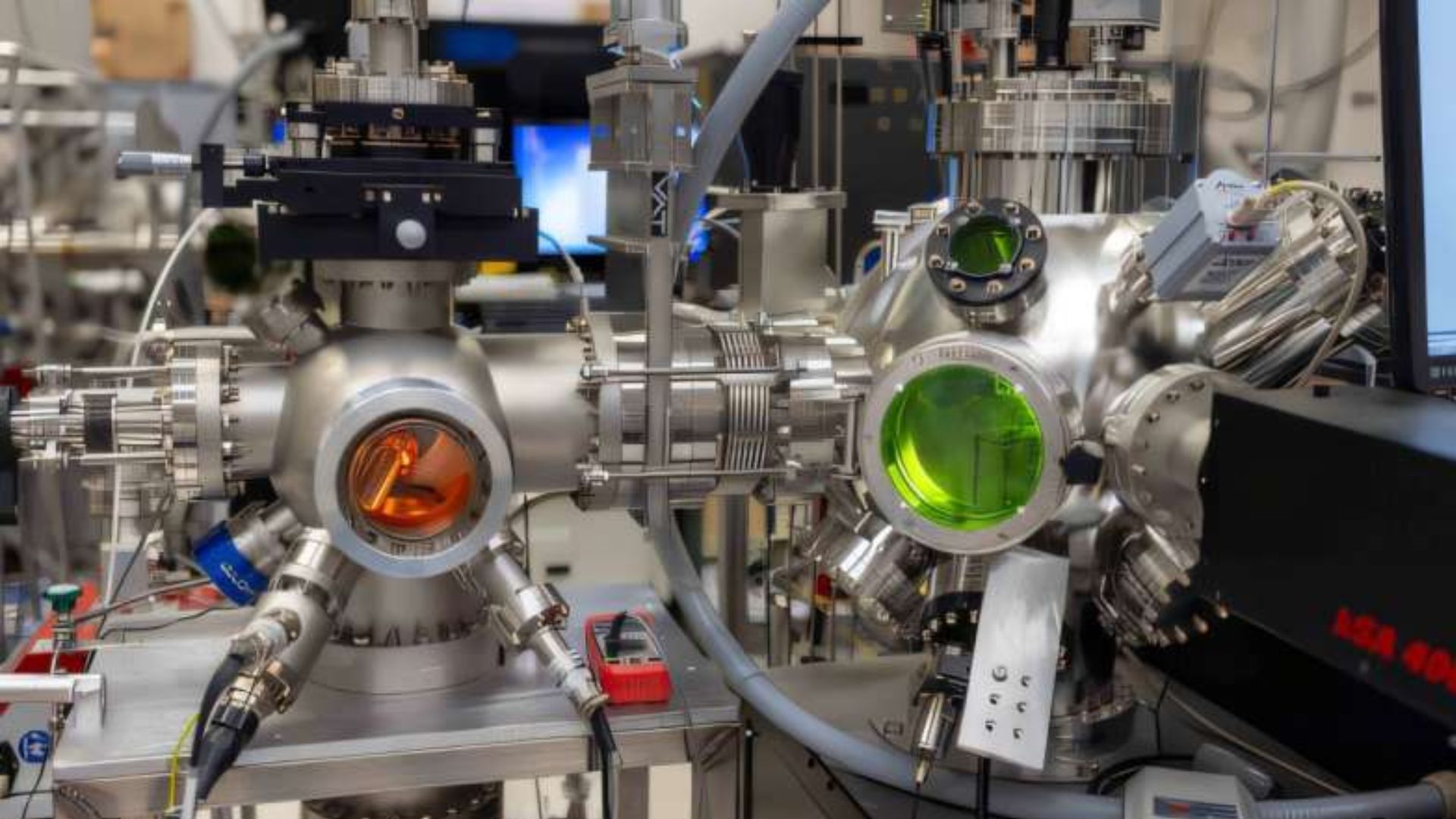 Quantum 'sandwich' achieved by fusing two impossible materials