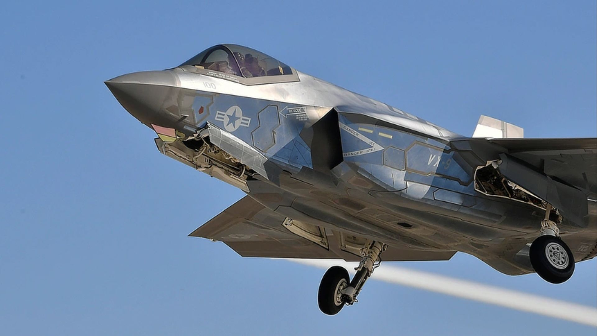 New intriguing images show US Navy's F-35C with reflective coating
