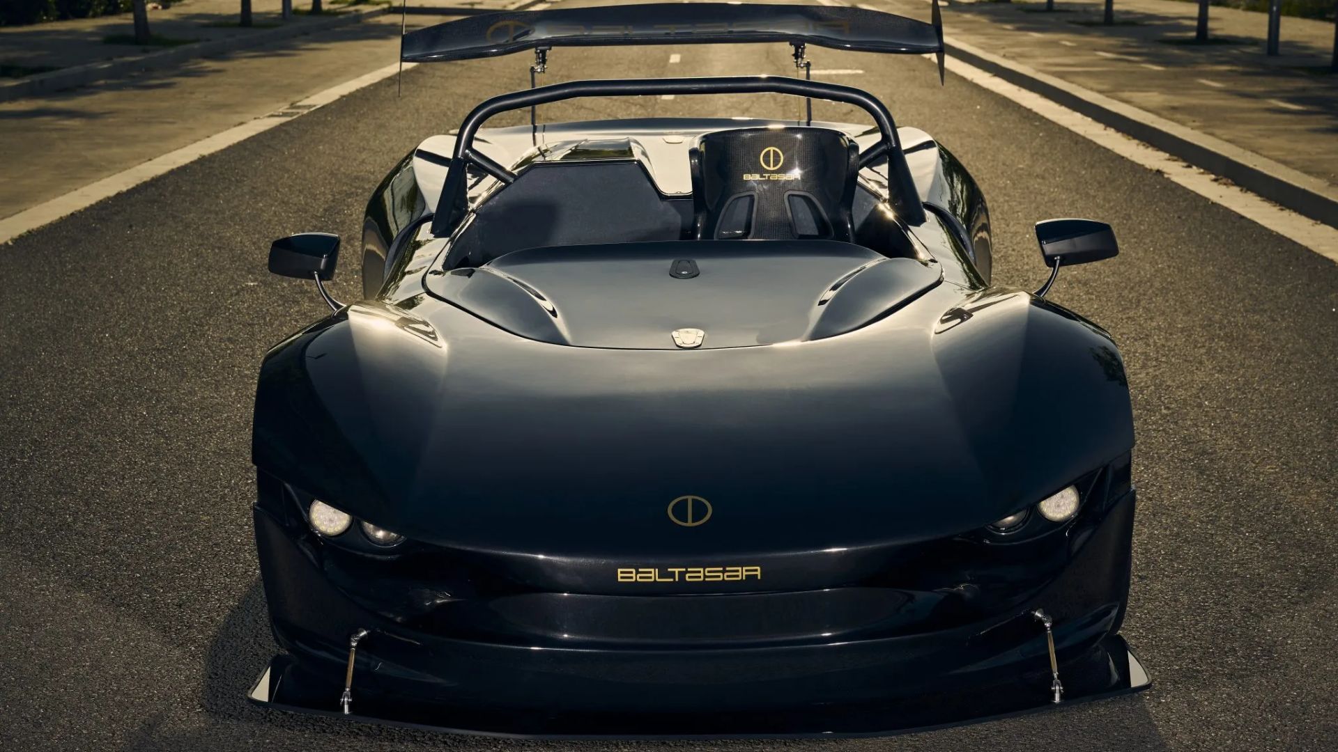Batmobile-styled race car redefines performance with carbon body