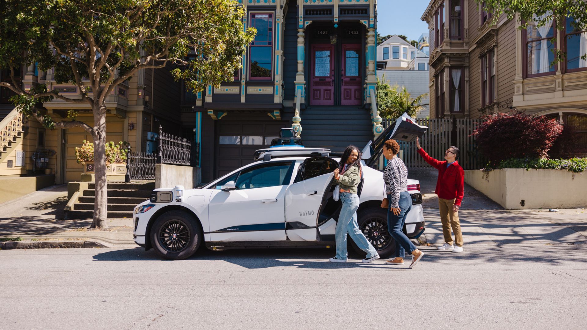 1,200 Waymo robotaxis recalled after crashes with poles and gates