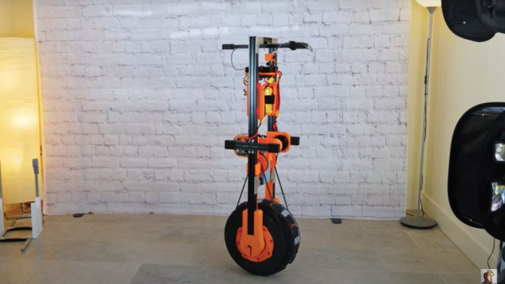 One-wheeled robot built using 3D-printed components can stand still