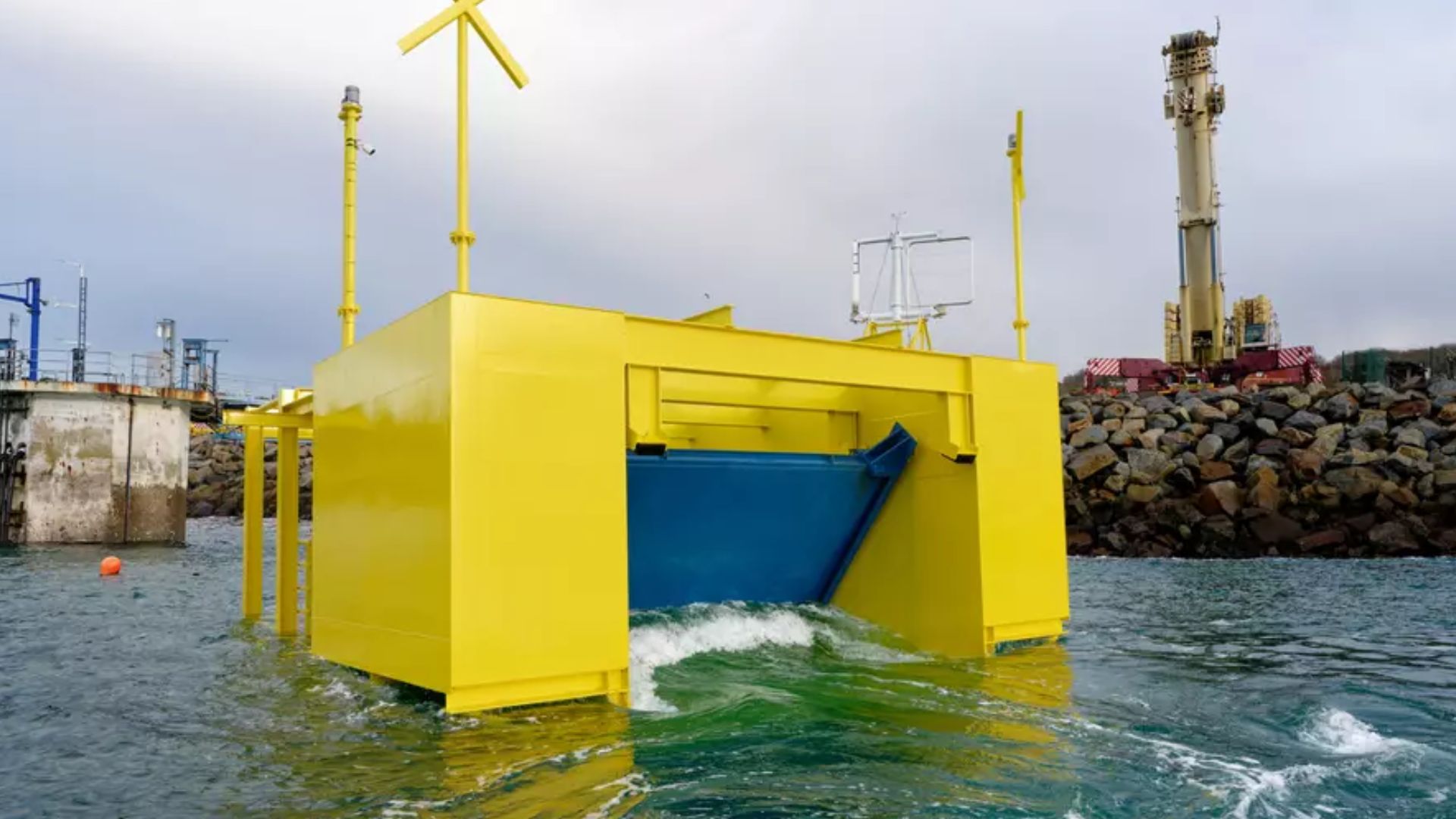 French tech turns ocean breakwaters into wave energy-generating wall