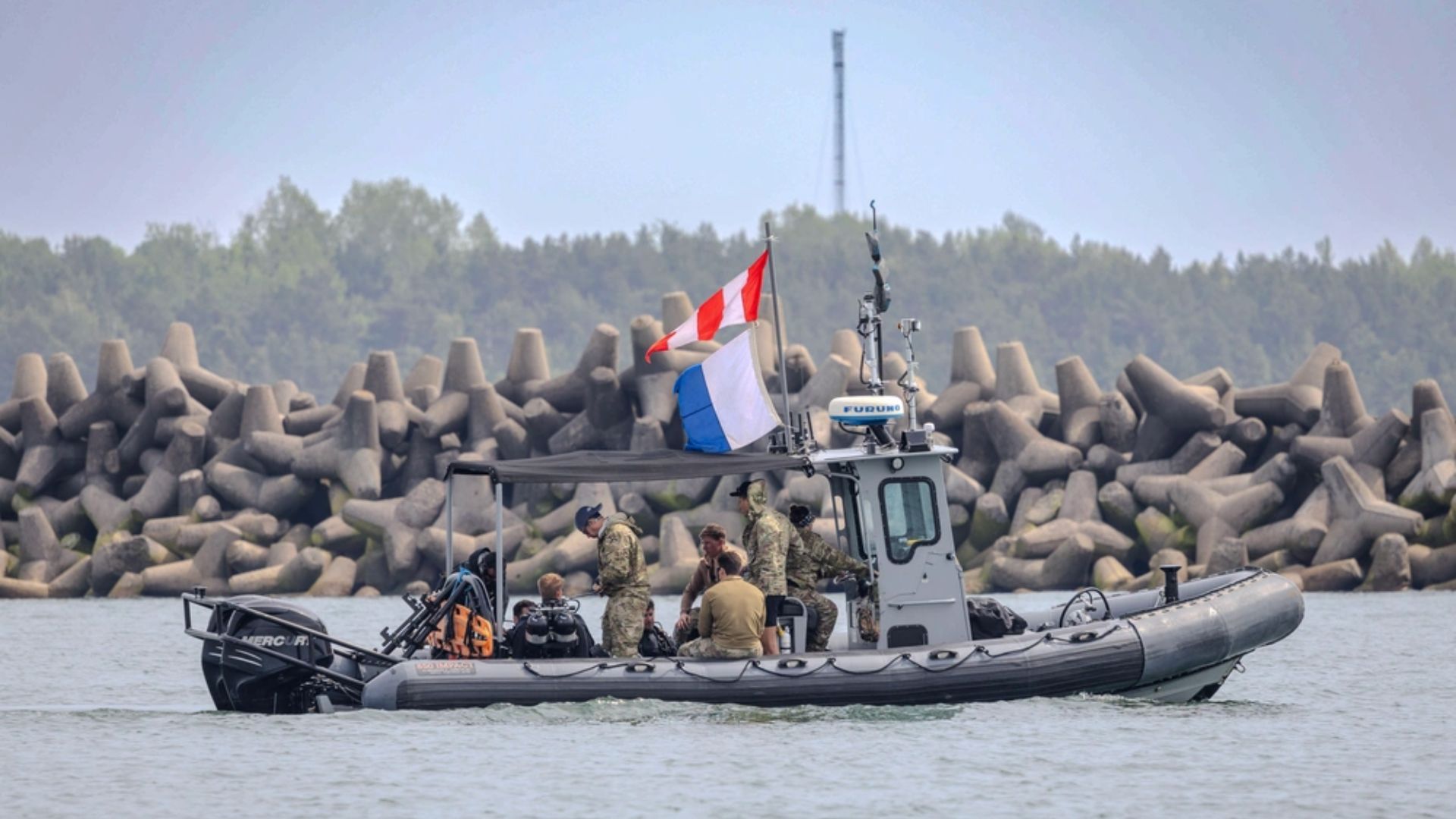 US Navy clears 50 WWII bombs from sunken German ship in Latvia Port