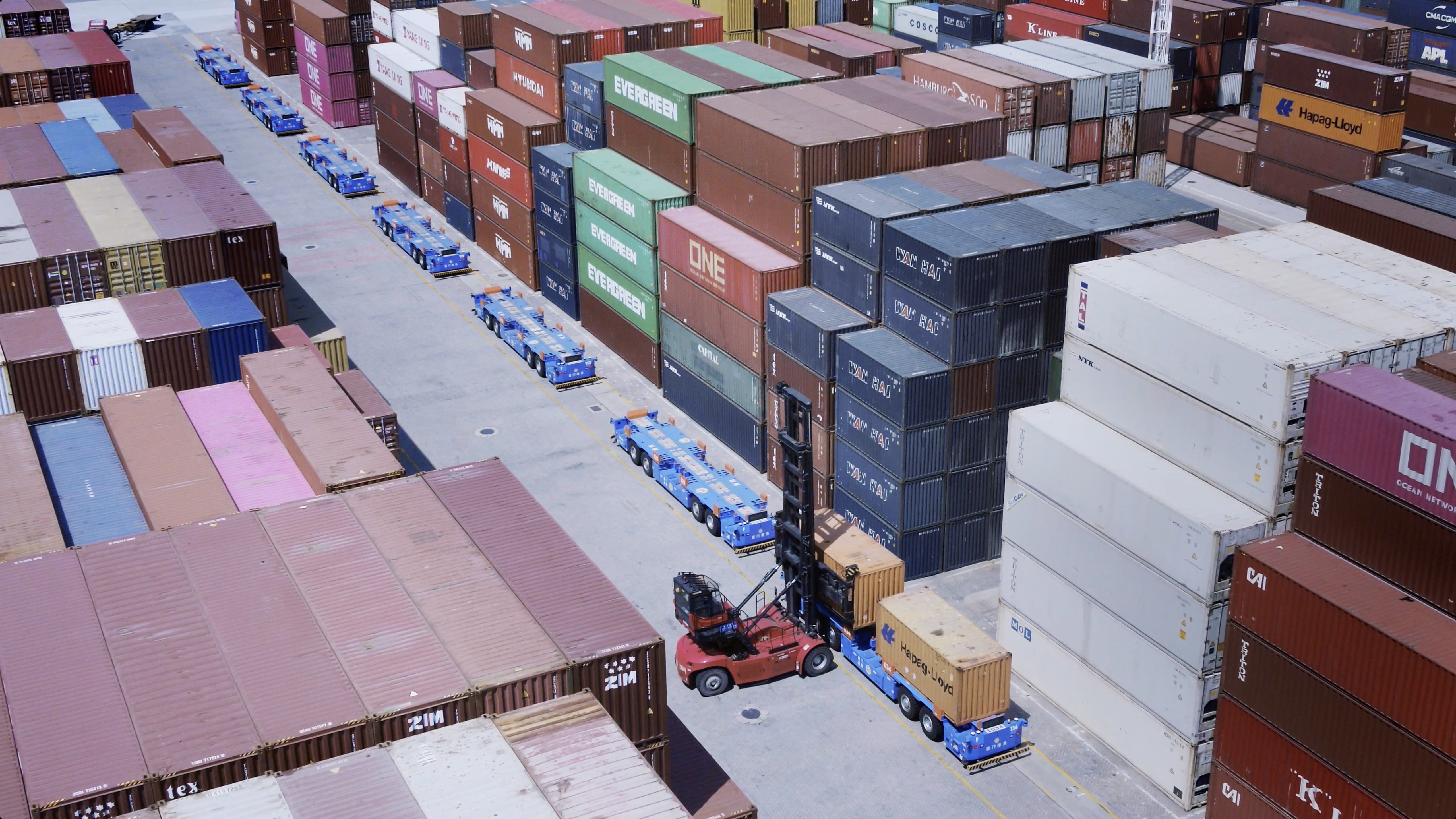 China's autonomous trucks are powering the next generation of smart ports