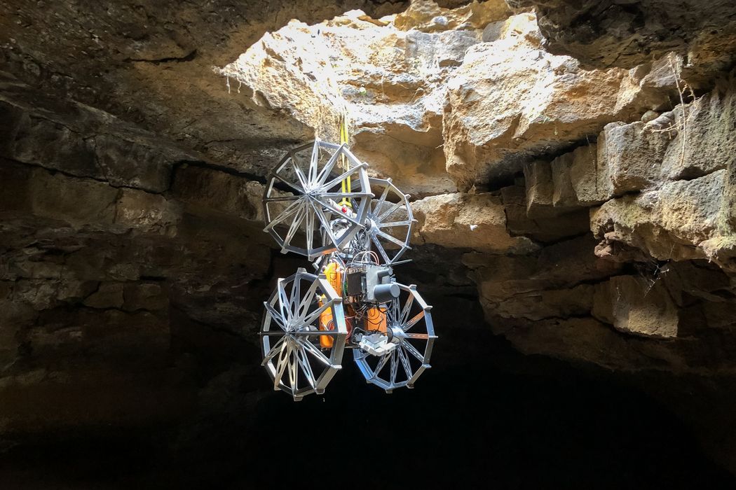 Robots explore lunar caves using advanced autonomous descent system
