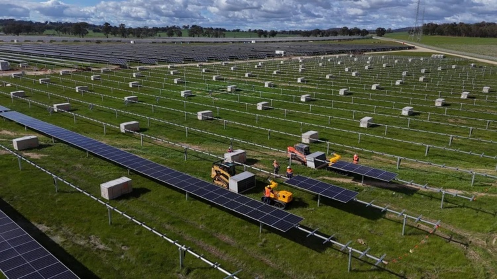 AI robots speed up installation of 500,000 solar panels in Australia