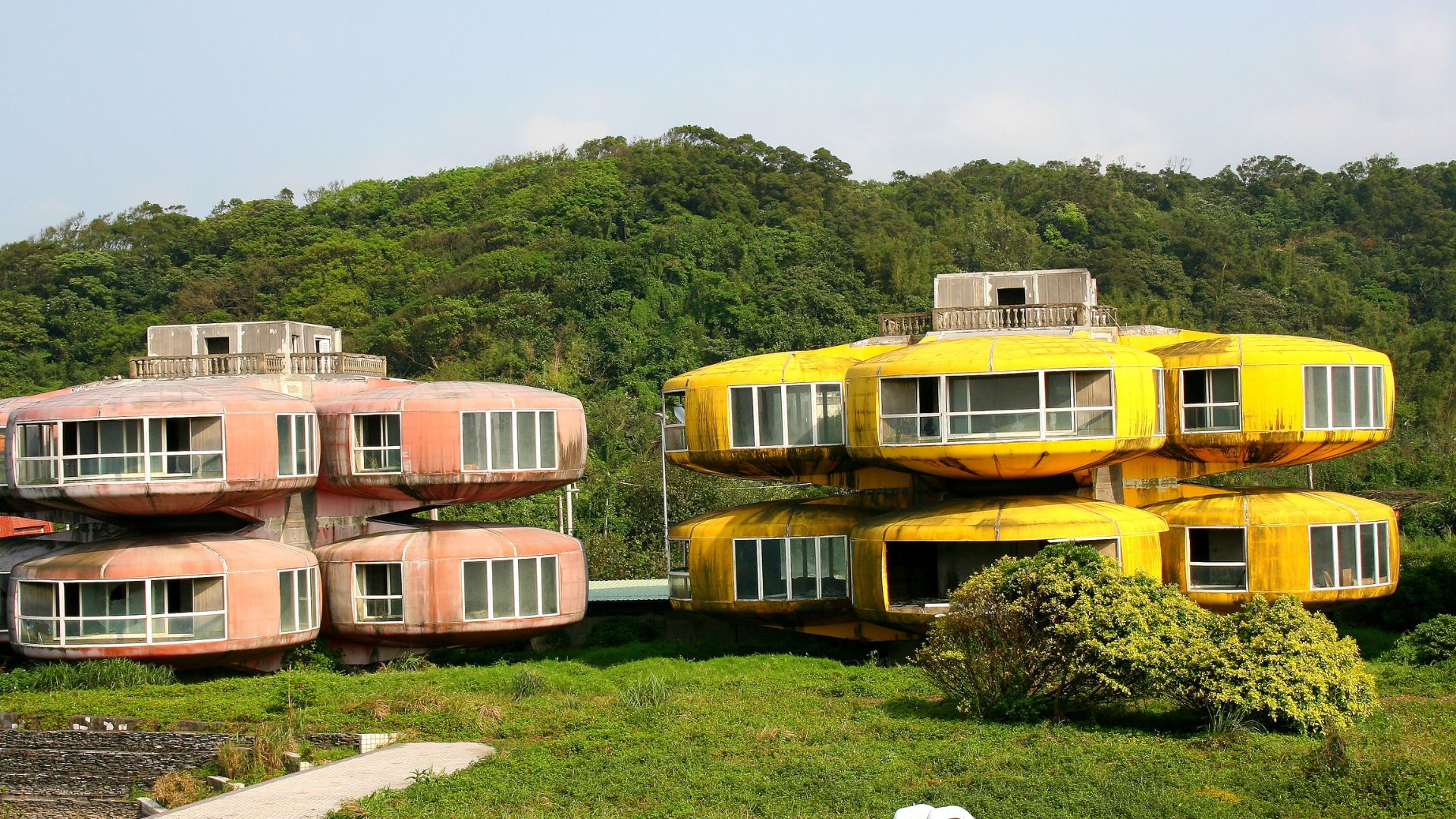 Eight bizarre buildings that prove architecture has no limits