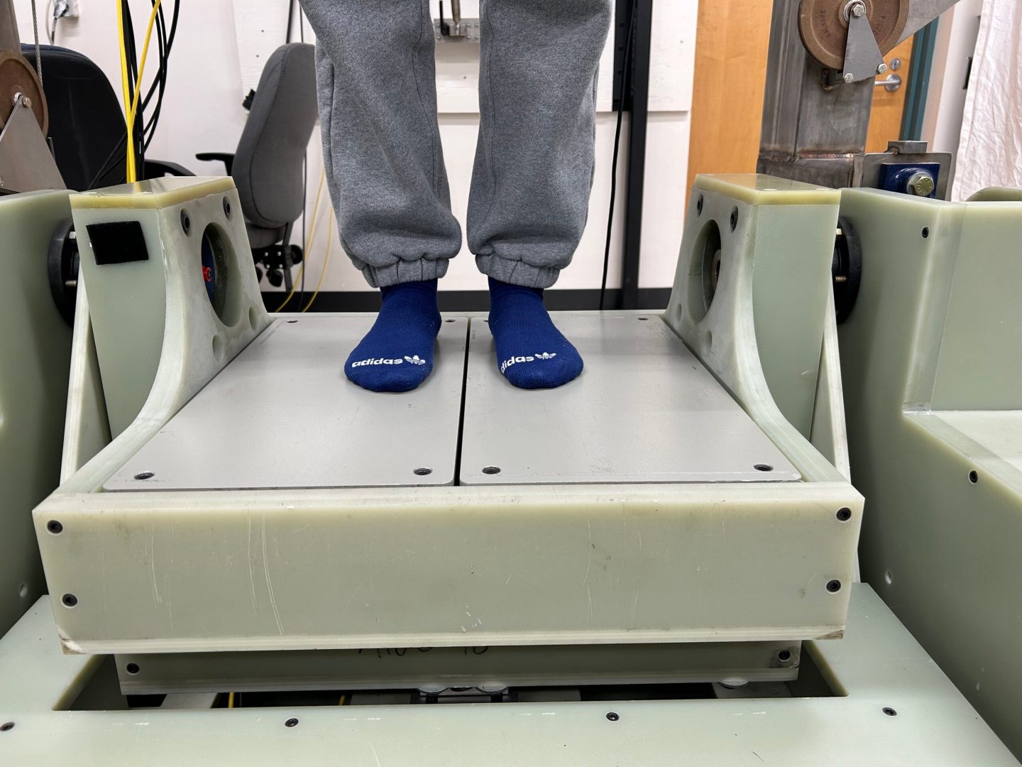 'Body swap' robot shows how balance slowly declines with age