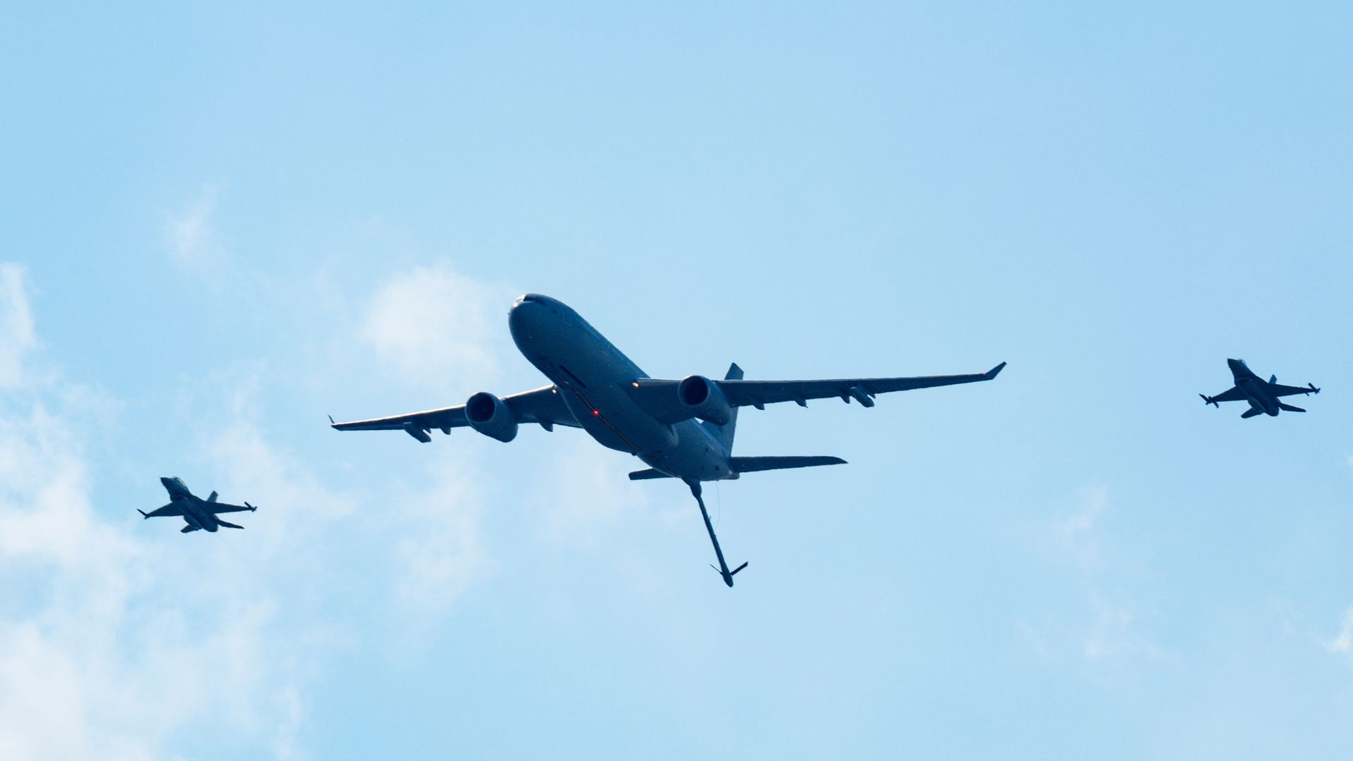 Airbus achieves world’s first certified automatic air refueling