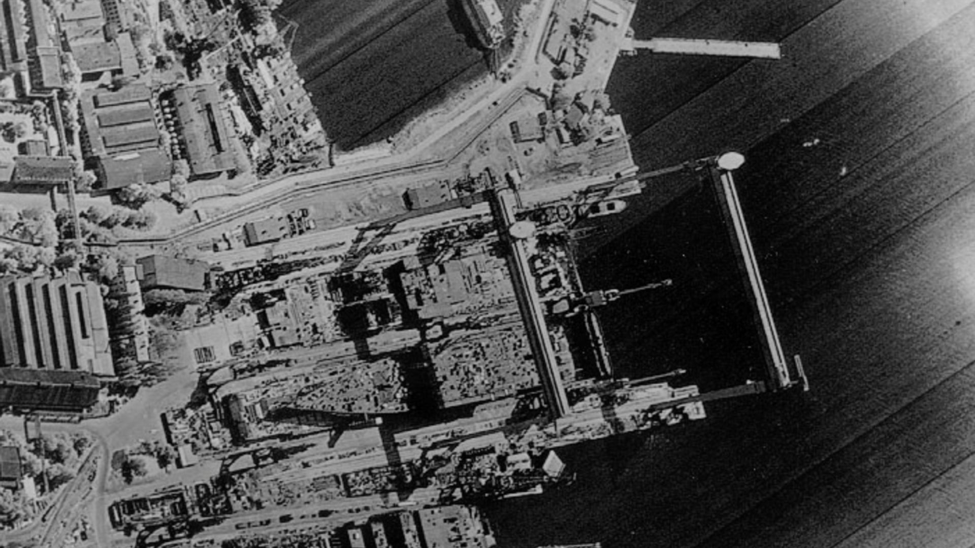 5 powerful military satellites giving soldiers a 'God View'