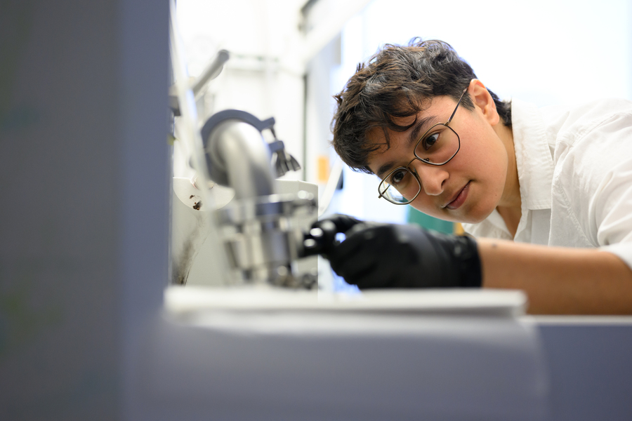 MIT designs nanotubes to protect spaceflight from intense radiation